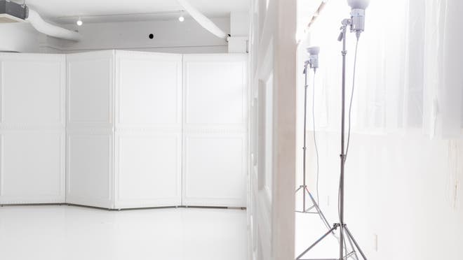 【笹塚・幡ヶ谷】木目が印象的で家具や植物が豊富な撮影スタジオ。新宿駅西口よりタクシー10分の写真22