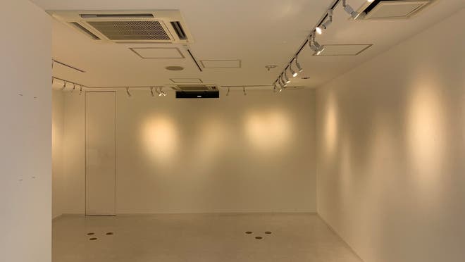 【銀座】銀座の画廊でパーティー、イベント、撮影はいかが?白を基調としたスタイリッシュな空間です。の写真1