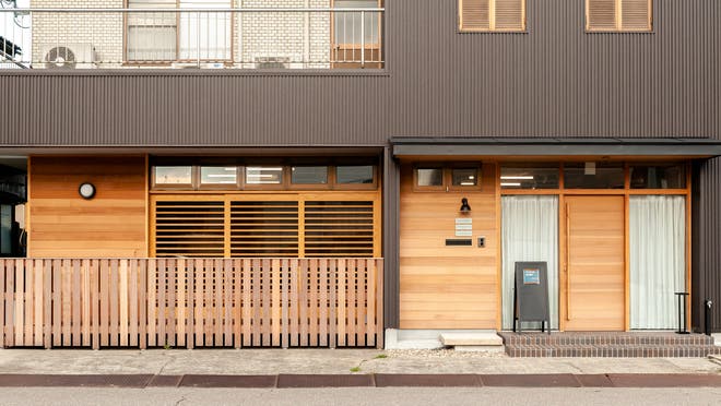福井駅から車で5分!無垢材に囲まれたレンタルスペース!の写真4