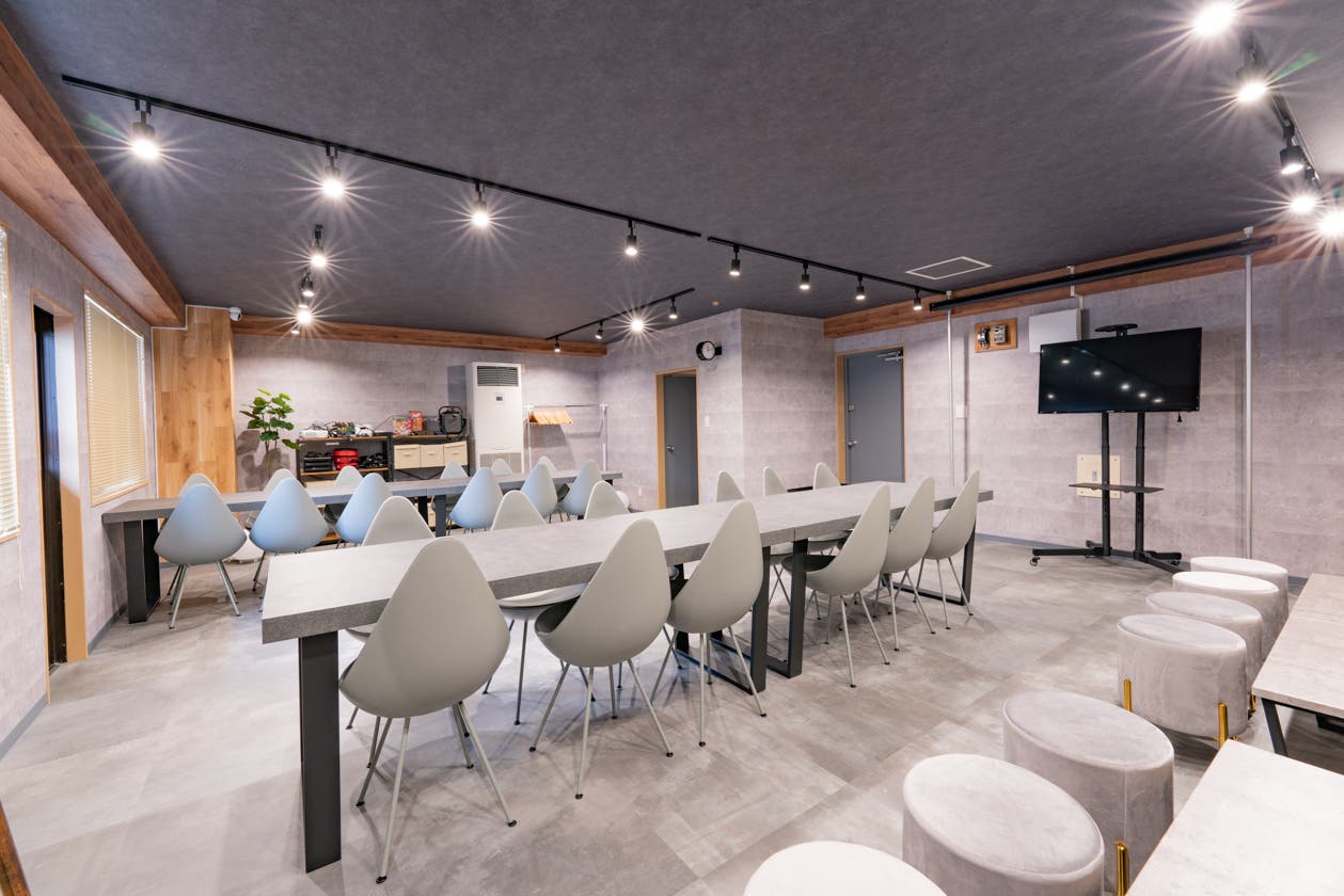 ベストホスト賞受賞スペース！秋葉原駅4分/着席35名/100㌅プロジェクター/飲食可/利用後清掃おまかせ可/ビジネス・パーティーの写真9