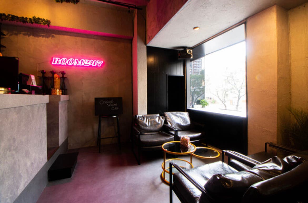 三ノ宮駅から徒歩8分のカフェバースペースの写真3