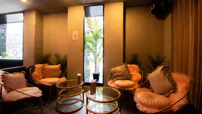 三ノ宮駅から徒歩8分のカフェバースペースの写真4