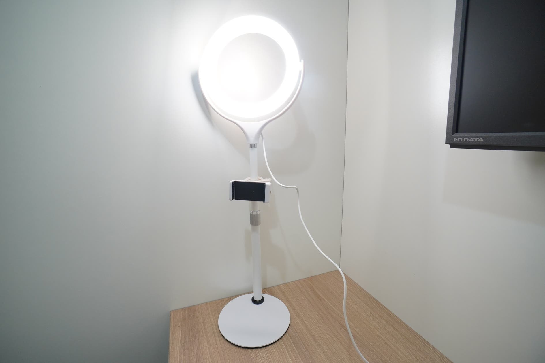 ＜ミニマルワークスペース名古屋No.2＞完全個室⭐️光回線Wi-Fi📶モニター🖥テレワーク/Web会議/Zoomの写真5