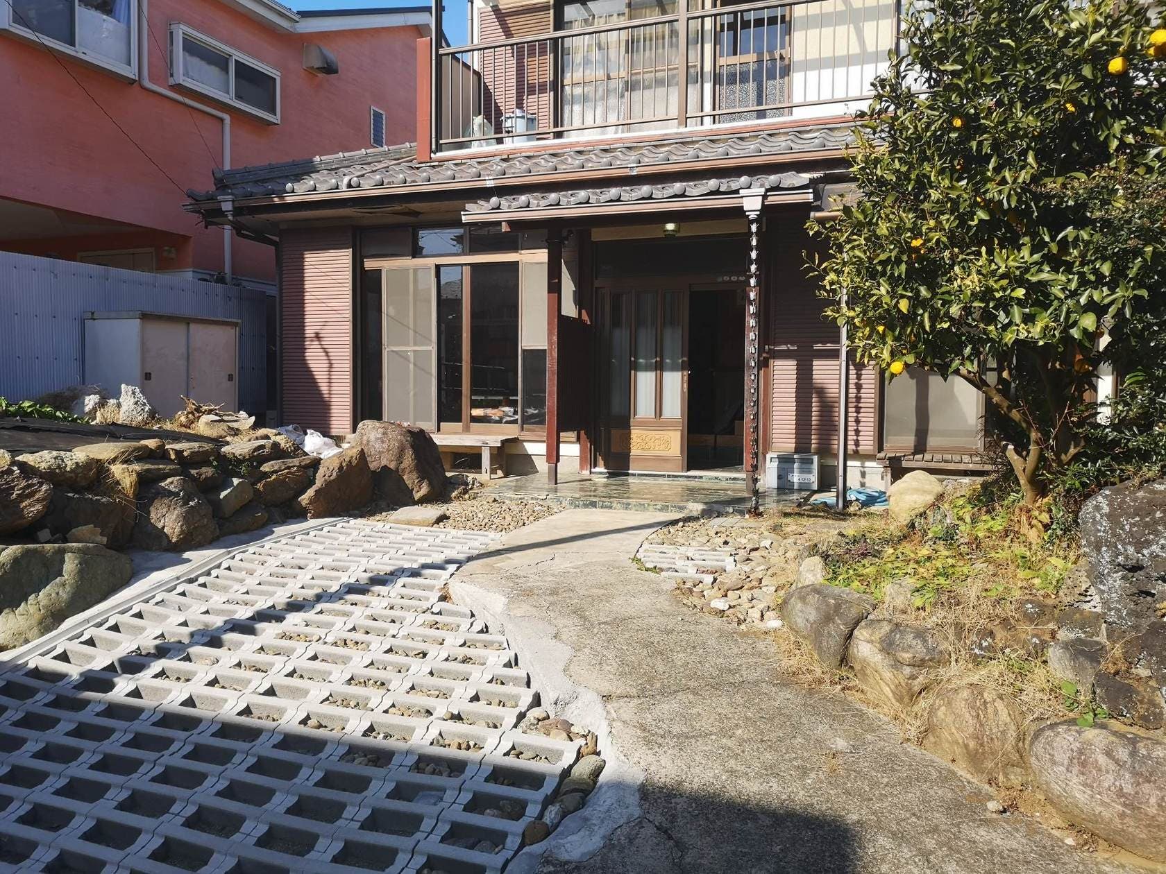 1軒家を贅沢に貸し切り！大宮台ひだまりと本の家の写真1