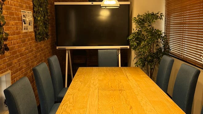 【1~8名】ミーティングルーム大(JR長崎駅より徒歩7分。会議や打合せ、小規模イベントに最適のお部屋です。)の写真1