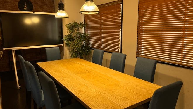【1~8名】ミーティングルーム大(JR長崎駅より徒歩7分。会議や打合せ、小規模イベントに最適のお部屋です。)の写真2