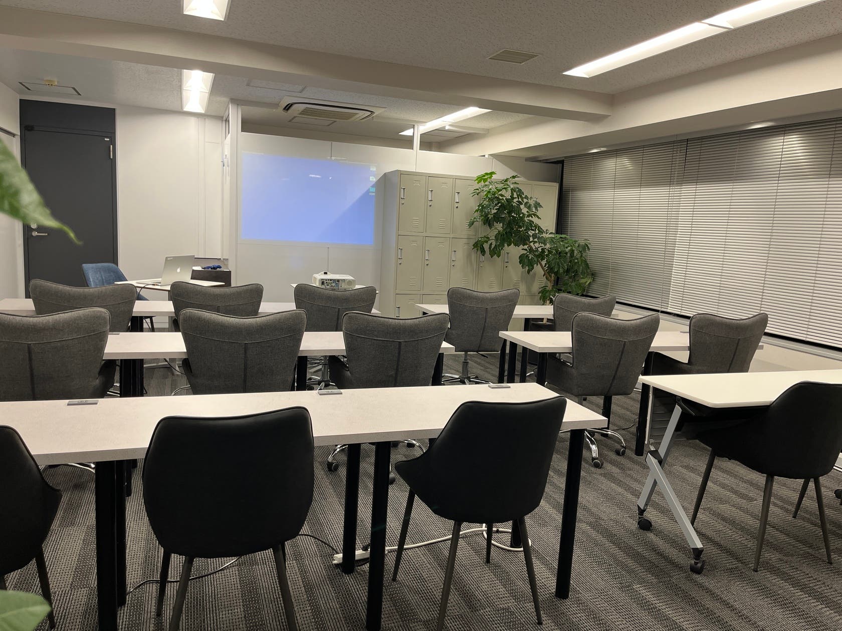 【松屋銀座の近く】21名着席/オフサイトMTG・セミナー等に最適/飲食OK/オシャレ＆カジュアルな雰囲気でリーズナブルの写真6