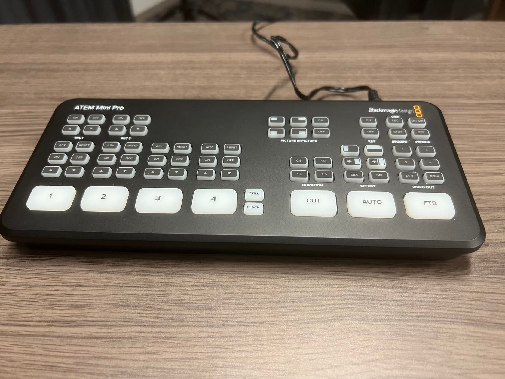 オプション：配信用スイッチャーの画像1