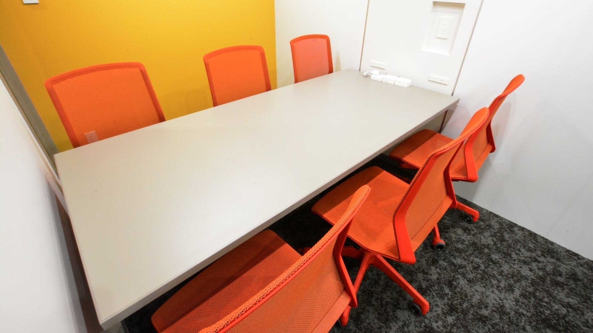 完全個室・無人対応・新スタイルのシェアオフィス NO.11の写真1