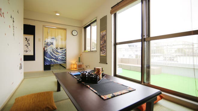 B6 駅近!芝生のベランダでピクニック気分を味わえます!!の写真3