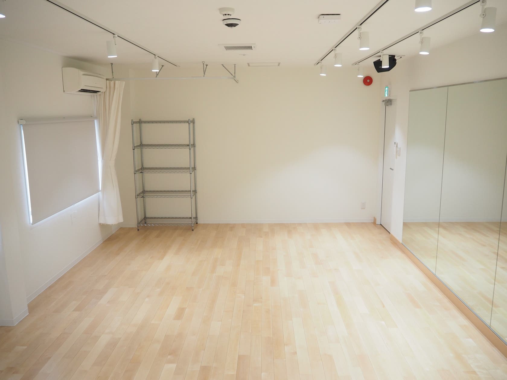 【Ａスタジオ】本厚木駅南口徒歩1分！2023年オープンの多目的ダンススタジオです。【フローリング】の写真4