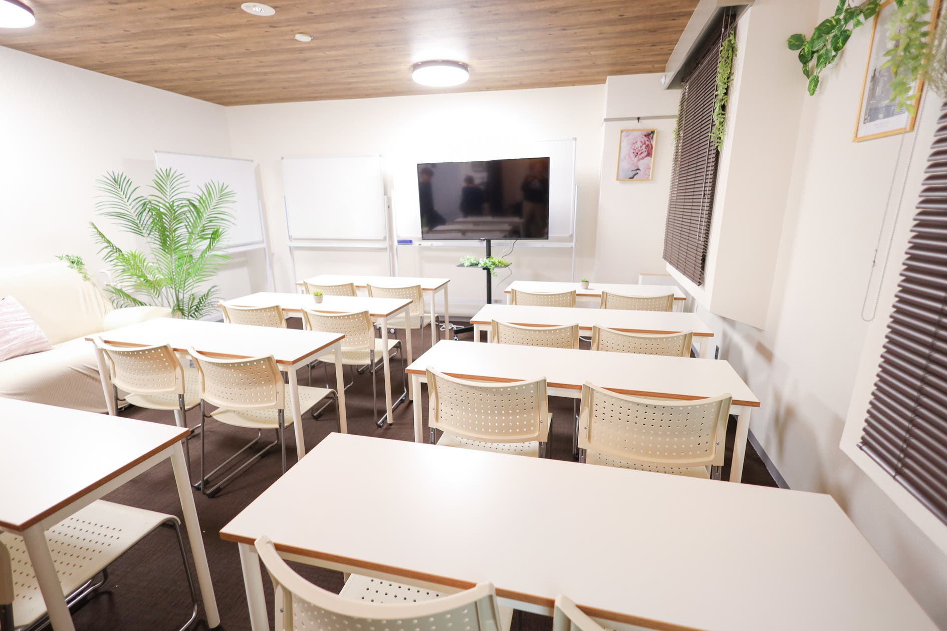 四ツ谷駅🚶‍♂️2分🍀最大20名可🍀 光WIFI/大モニター/ホワイトボード/施術ベッド備品全無料✨1日プラン有✨会議/ゲームの写真18