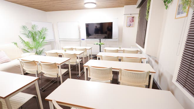 四ツ谷駅🚶♂️2分🍀最大20名可🍀 光WIFI/大モニター/ホワイトボード/施術ベッド備品全無料✨1日プラン有✨会議/ゲームの写真18