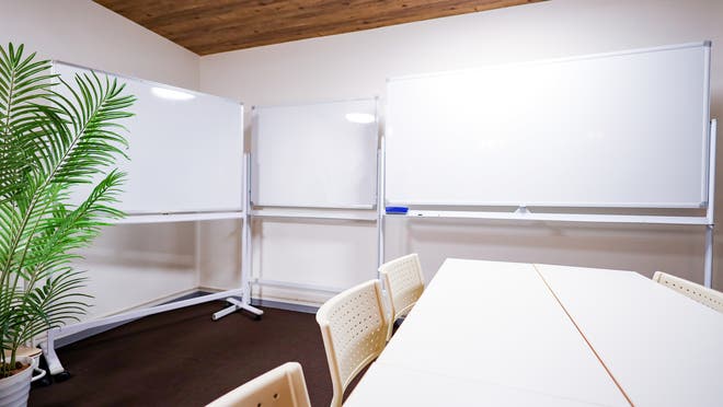 四ツ谷駅🚶♂️2分🍀最大20名可🍀 光WIFI/大モニター/ホワイトボード/施術ベッド備品全無料✨1日プラン有✨会議/ゲームの写真19