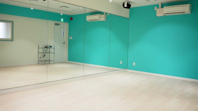 【Cスタジオ】本厚木駅南口徒歩1分!2023年オープンの多目的ダンススタジオです。【ダンス床】の写真2