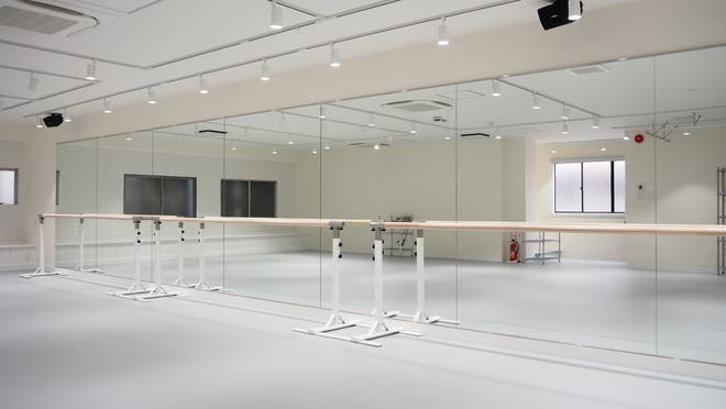 【Eスタジオ】本厚木駅南口徒歩1分!2023年の多目的ダンススタジオです。【バレエ床】の写真2