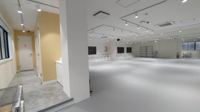 【Eスタジオ】本厚木駅南口徒歩1分!2023年の多目的ダンススタジオです。【バレエ床】の写真5