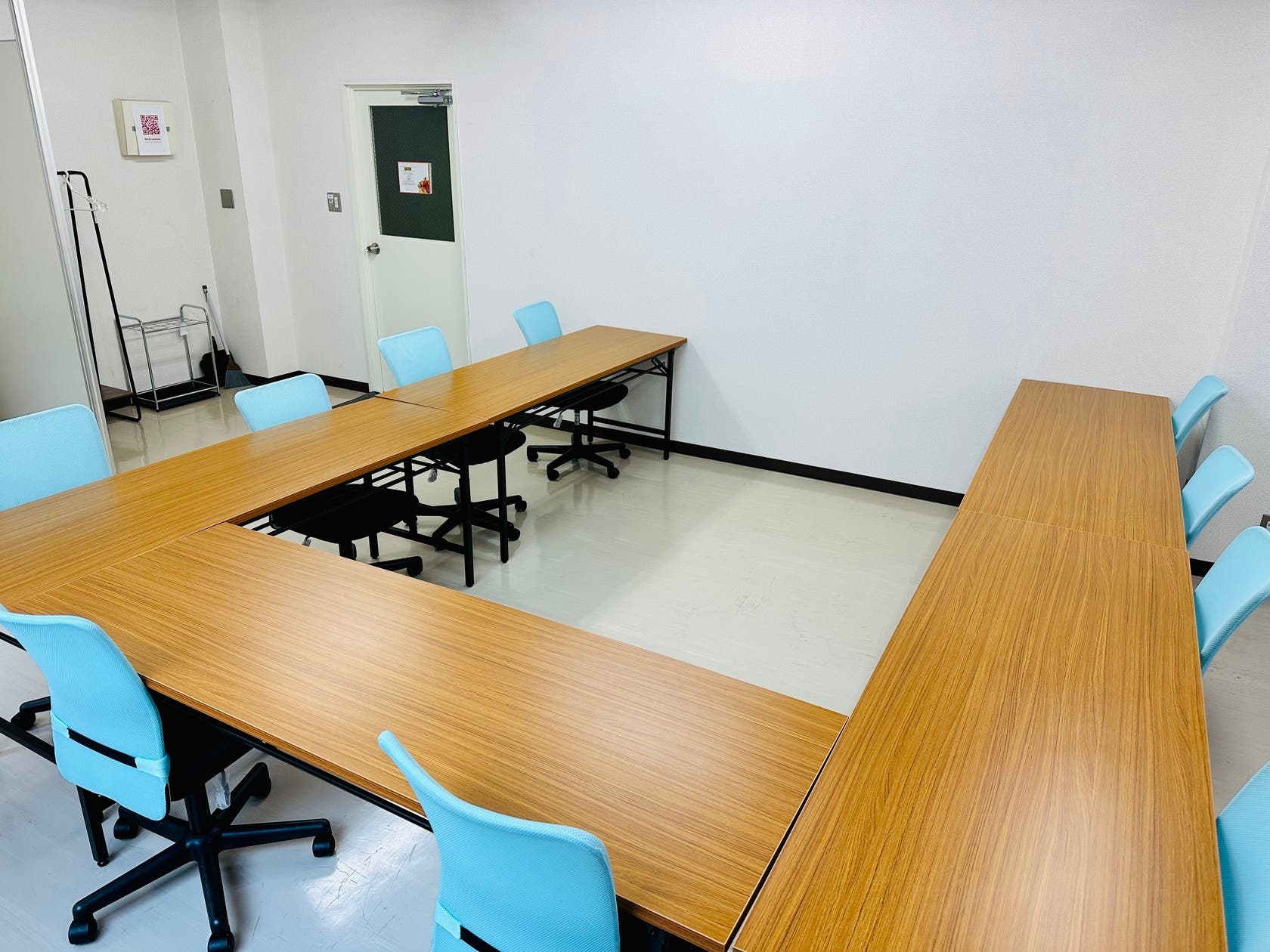 【当日半額】【長時間・貸切特割】高速Wi-Fi無料 熊本中心街 18名以上座れる 姿見 ホワイトボード ボドゲの写真6