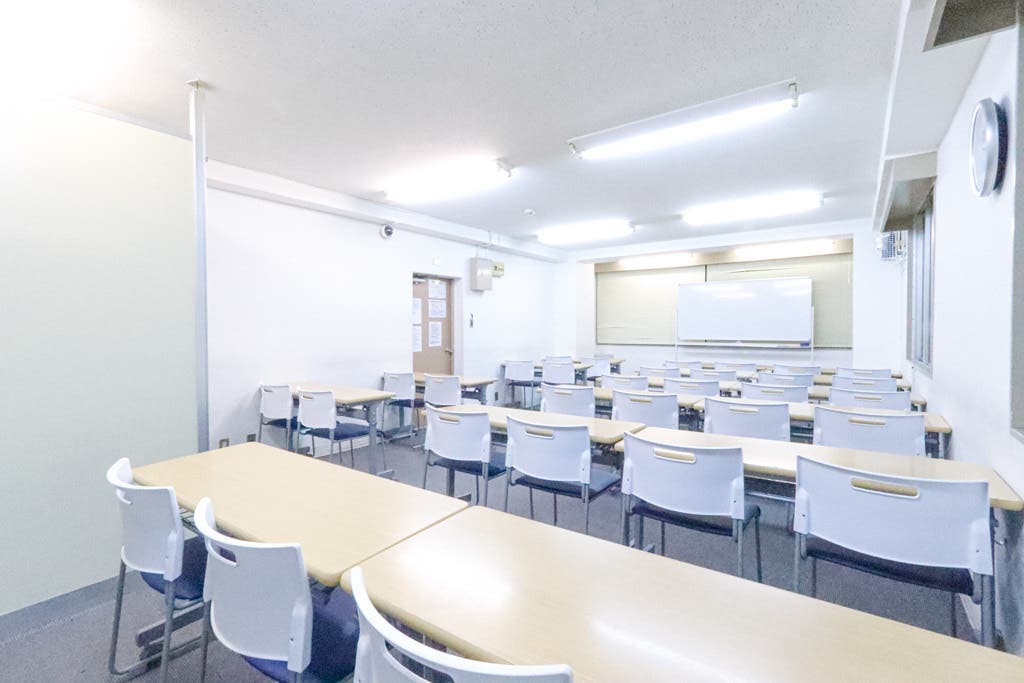 【秋葉原駅徒歩3分！同規模最安！】44名利用可！セミナー向け！プロジェクター・WiFi全て無料！ふれあい貸し会議室 秋葉原Aの写真2