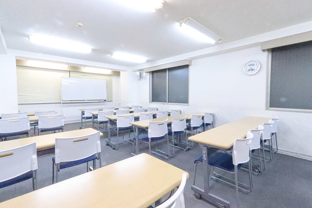 【秋葉原駅徒歩3分！同規模最安！】44名利用可！セミナー向け！プロジェクター・WiFi全て無料！ふれあい貸し会議室 秋葉原Aの写真3