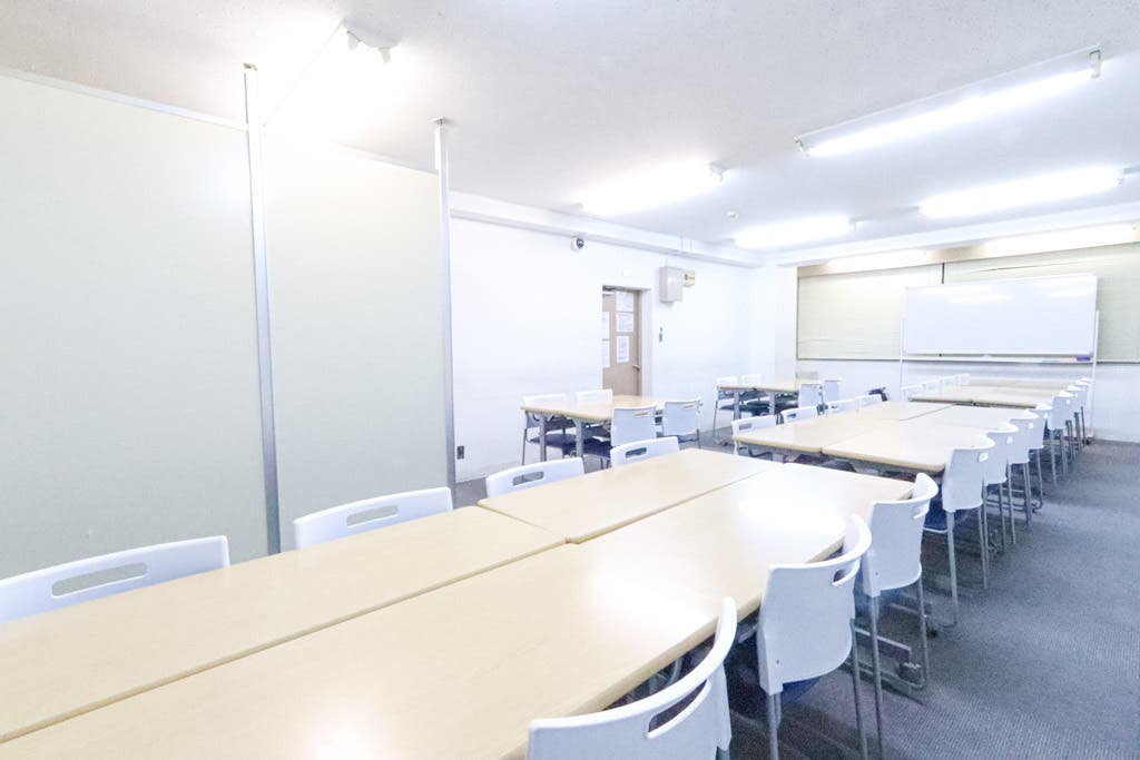 【秋葉原駅徒歩3分！同規模最安！】44名利用可！セミナー向け！プロジェクター・WiFi全て無料！ふれあい貸し会議室 秋葉原Aの写真6