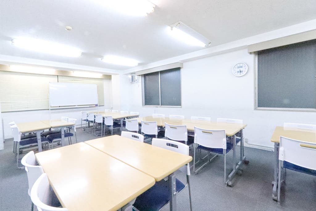 【秋葉原駅徒歩3分！同規模最安！】44名利用可！セミナー向け！プロジェクター・WiFi全て無料！ふれあい貸し会議室 秋葉原Aの写真7