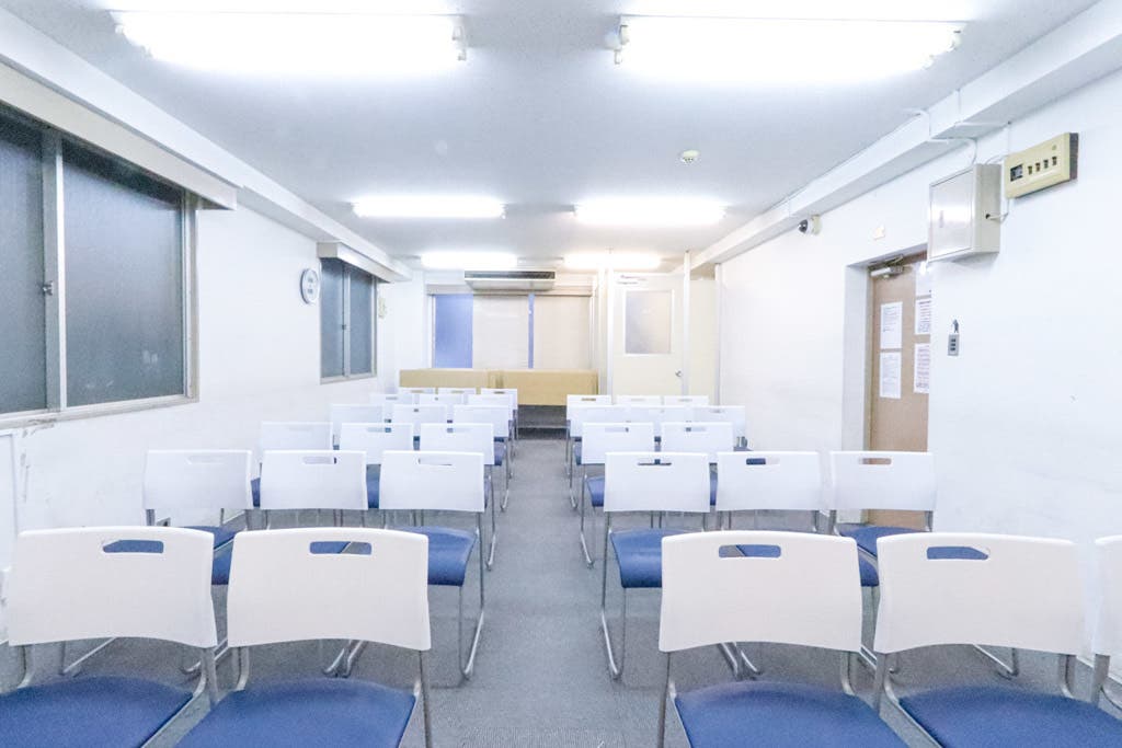 【秋葉原駅徒歩3分！同規模最安！】44名利用可！セミナー向け！プロジェクター・WiFi全て無料！ふれあい貸し会議室 秋葉原Aの写真18