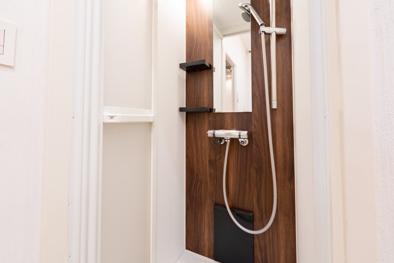 シャワーのご利用🚿　※タオル類は置いてありませんのでお近くでお買い求めください	の画像1