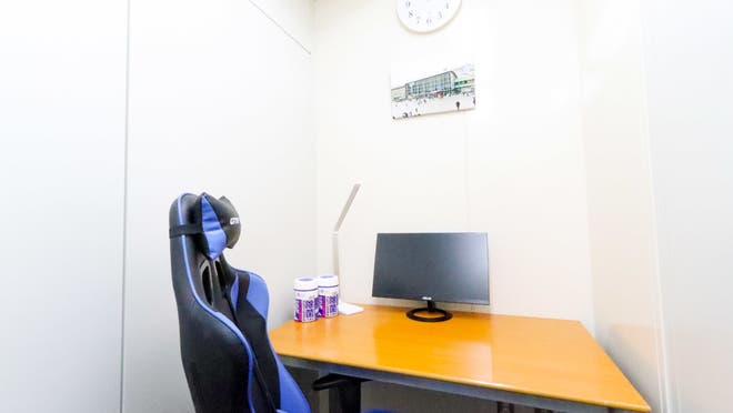 【秋葉原駅徒歩1分!1名用】モニター・WiFi・有線LAN無料!高速光回線!ゲーミングチェア!ふれあい貸し会議室 秋葉原No68の写真2