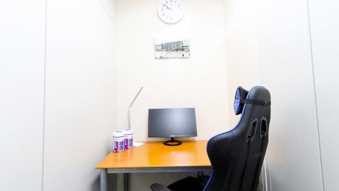 【秋葉原駅徒歩1分!1名用】モニター・WiFi・有線LAN無料!高速光回線!ゲーミングチェア!ふれあい貸し会議室 秋葉原No68の写真3