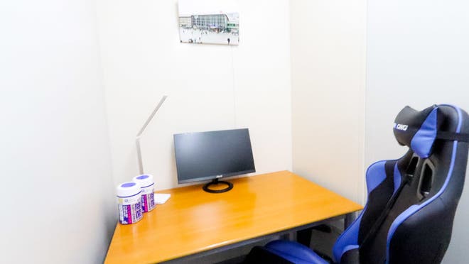 【秋葉原駅徒歩1分!1名用】モニター・WiFi・有線LAN無料!高速光回線!ゲーミングチェア!ふれあい貸し会議室 秋葉原No68の写真4