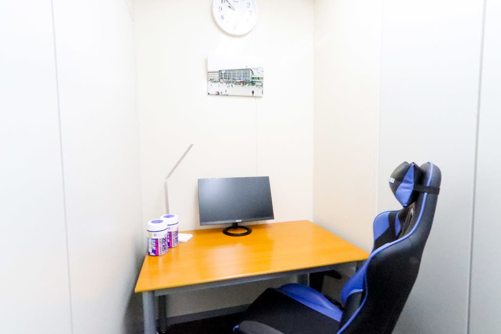 【秋葉原駅徒歩1分！1名用】モニター・WiFi・有線LAN無料！高速光回線！ゲーミングチェア！ふれあい貸し会議室 秋葉原No68の写真5