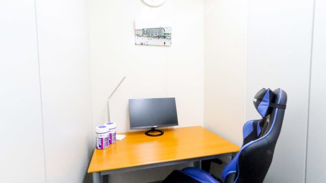 【秋葉原駅徒歩1分!1名用】モニター・WiFi・有線LAN無料!高速光回線!ゲーミングチェア!ふれあい貸し会議室 秋葉原No68の写真5