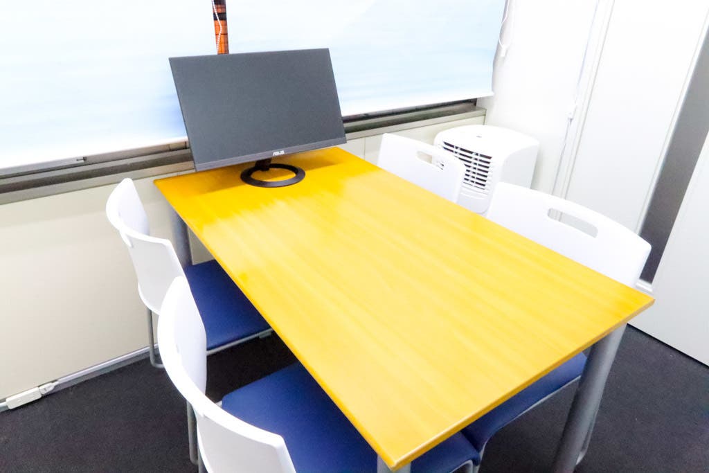 【秋葉原駅徒歩1分！会議室！4名】モニター・WiFi・有線LAN無料！高速光！毎日清掃！ふれあい貸し会議室 秋葉原No72の写真5