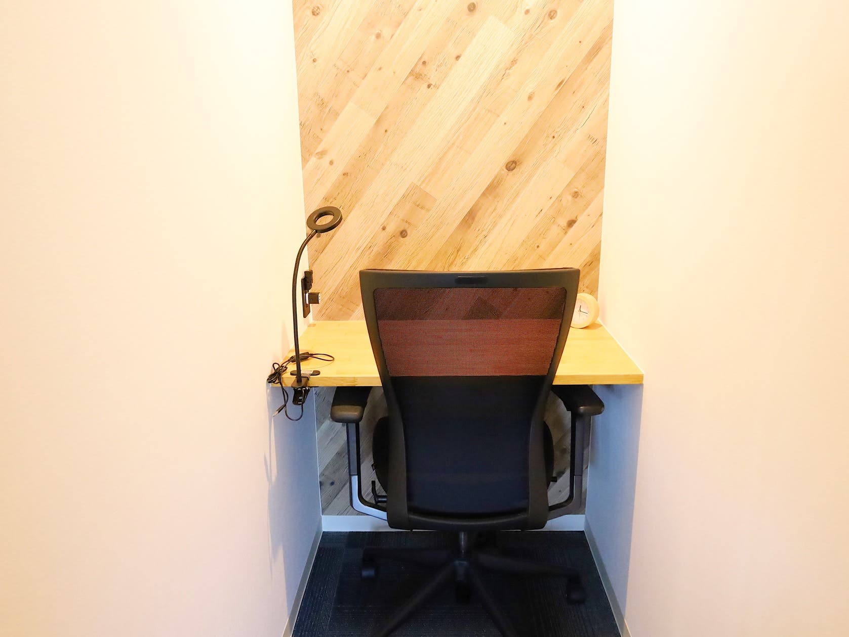 ★NEW★【駒込2分】ドア付き1人用個室ブース。Zoom会議、PC作業、動画撮影、勉強等。超高速WIFI 2Gbps（A-2）の写真5