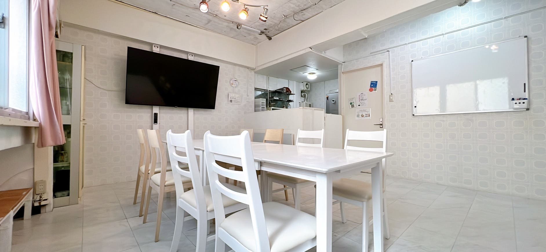 ⭐️65型のモニター（無料）⭐️ミーティングや打ち合わせに嬉しいコーヒー飲み放題の写真4