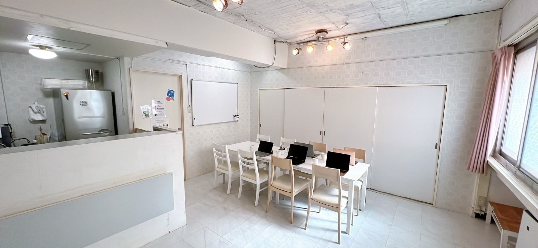 ⭐️65型のモニター（無料）⭐️ミーティングや打ち合わせに嬉しいコーヒー飲み放題の写真6