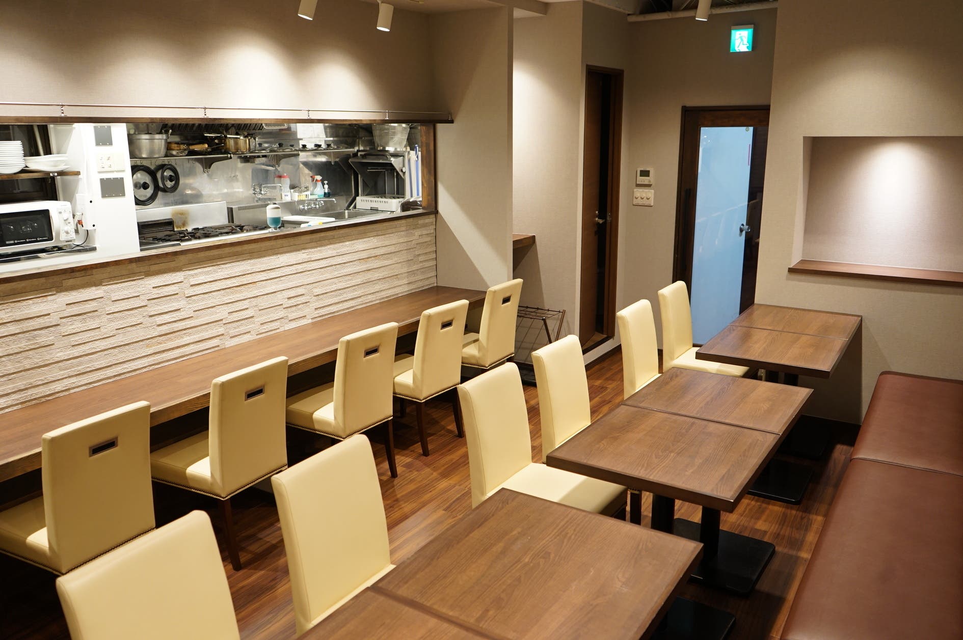 ★キッチン設備充実★レストランバー/WiFi、電源、PJ完備でセミナーや、歓送迎会、動画撮影も◎の写真1