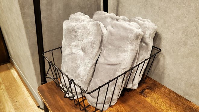 【カフェ風】充実設備🚃北浜5分👢土足OK✨光&有線LAN🪞ミラー🎥プロジェクタ☀二面採光🖥️モニター4台【会議室】の写真28