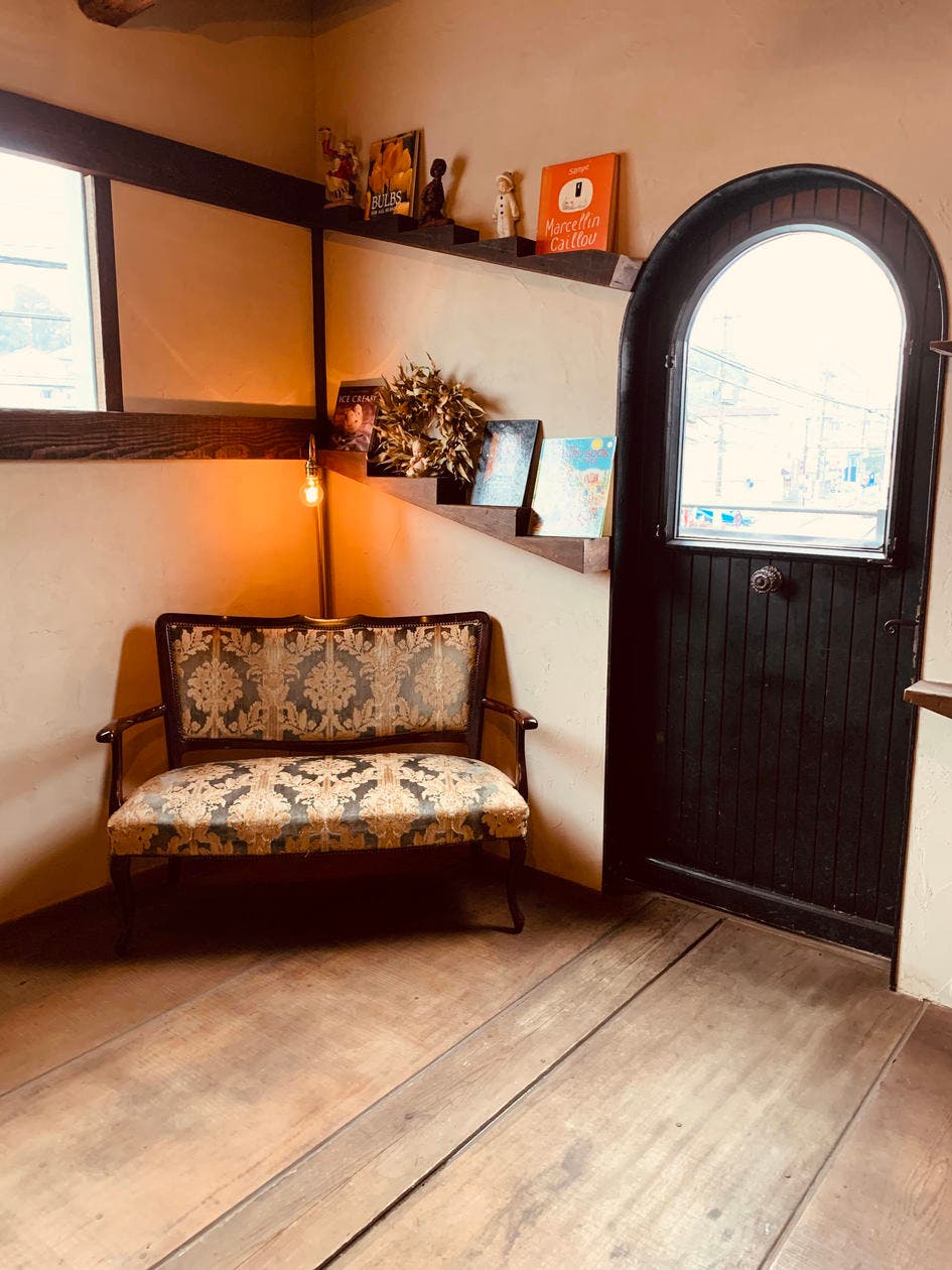 古材 アンティーク　レトロ　木　噴水　無垢材　レンガ　シャンデリア　雑貨の写真10