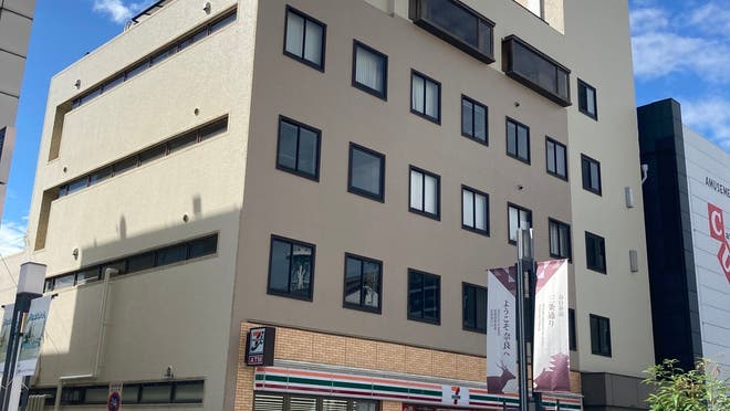 【オフィスD】JR奈良駅から徒歩4分のWi-Fi完備の8人まで着席できるレンタルオフィス空間です!の写真8