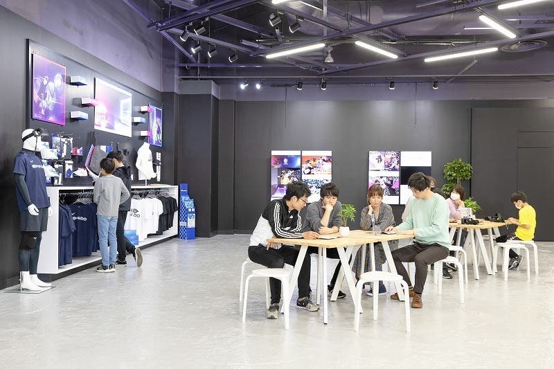 【台場駅徒歩1分の施設内 / 最大30席】巨大スクリーン使用可能！レイアウト変更も自由に出来ます！の写真8