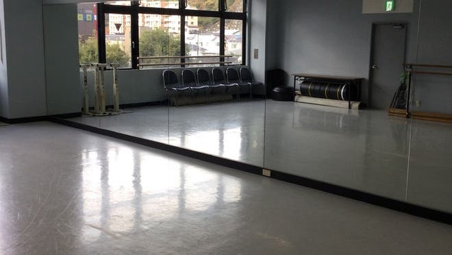 JR根岸駅徒歩1分。バレエ、フラダンス。ヒップホップ。フラメンコ等対応の写真2