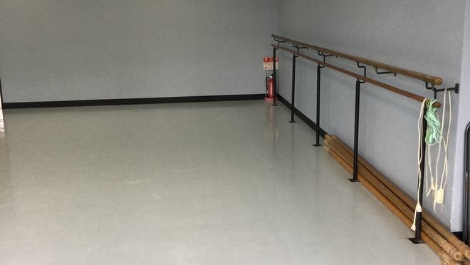 JR根岸駅徒歩1分。バレエ、フラダンス。ヒップホップ。フラメンコ等対応の写真3