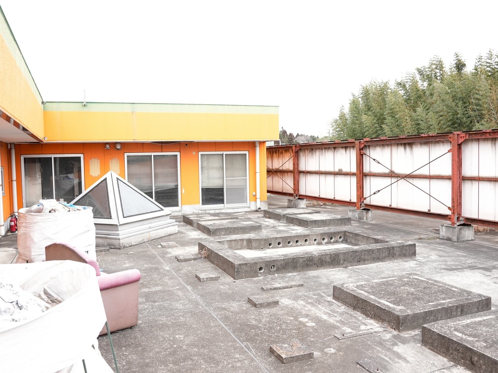 撮影向き！天井まで高さのある３階建廃墟！茨城県南部の写真5