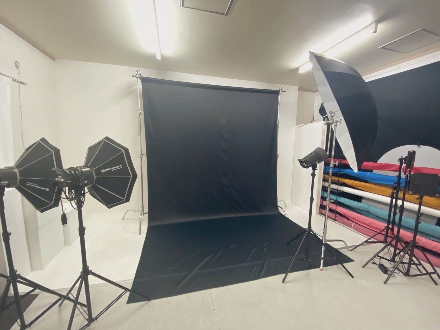 【機材レンタル無料】沖縄那覇/白ホリ撮影向け/照明・背景充実の写真6