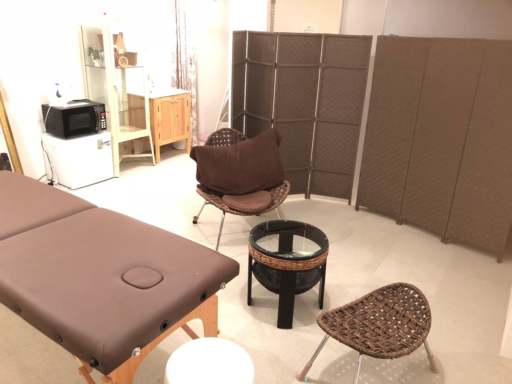 ⭐️ソファ有🌈エステベット2台⭐️エステやカウンセリングにぴったり！の写真3