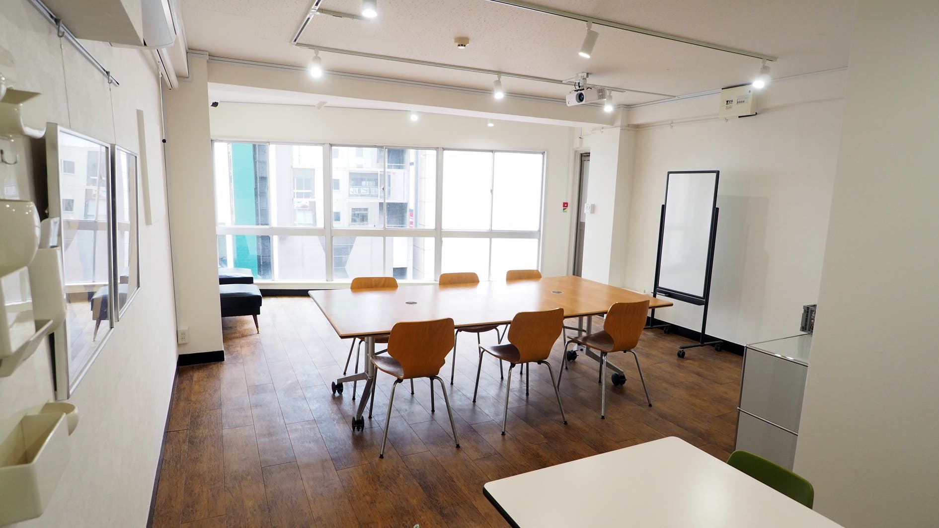 【SHIBUYA ROCKS 301】渋谷パルコから5秒！撮影、パーティー、会議、控室、高速WiFi、土足OK！の写真5