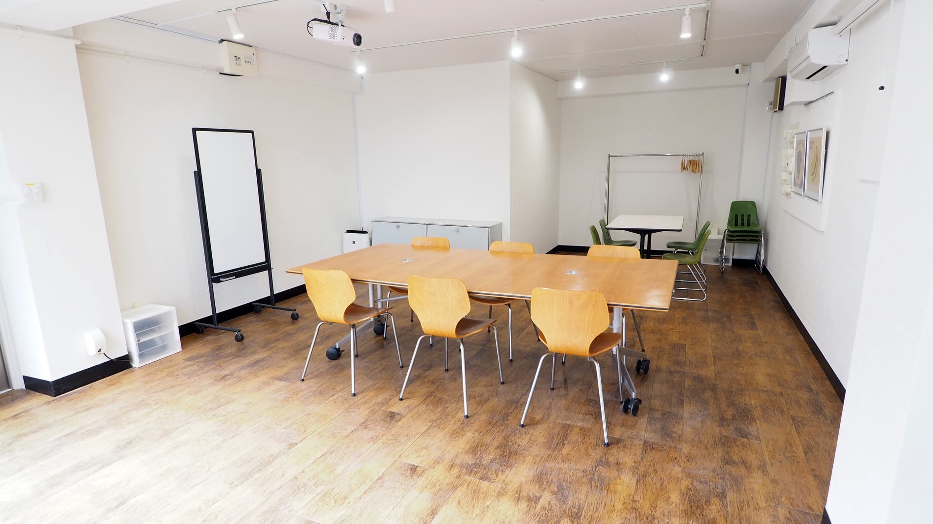 【SHIBUYA ROCKS 301】渋谷パルコから5秒！撮影、パーティー、会議、控室、高速WiFi、土足OK！の写真7