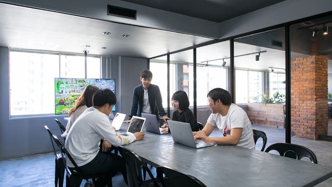 【南森町/大阪天満宮】片面ガラス張りのおしゃれで落ち着いた会議室・・・会議/撮影・収録/ボードゲーム/ファンミーティングなどの写真3